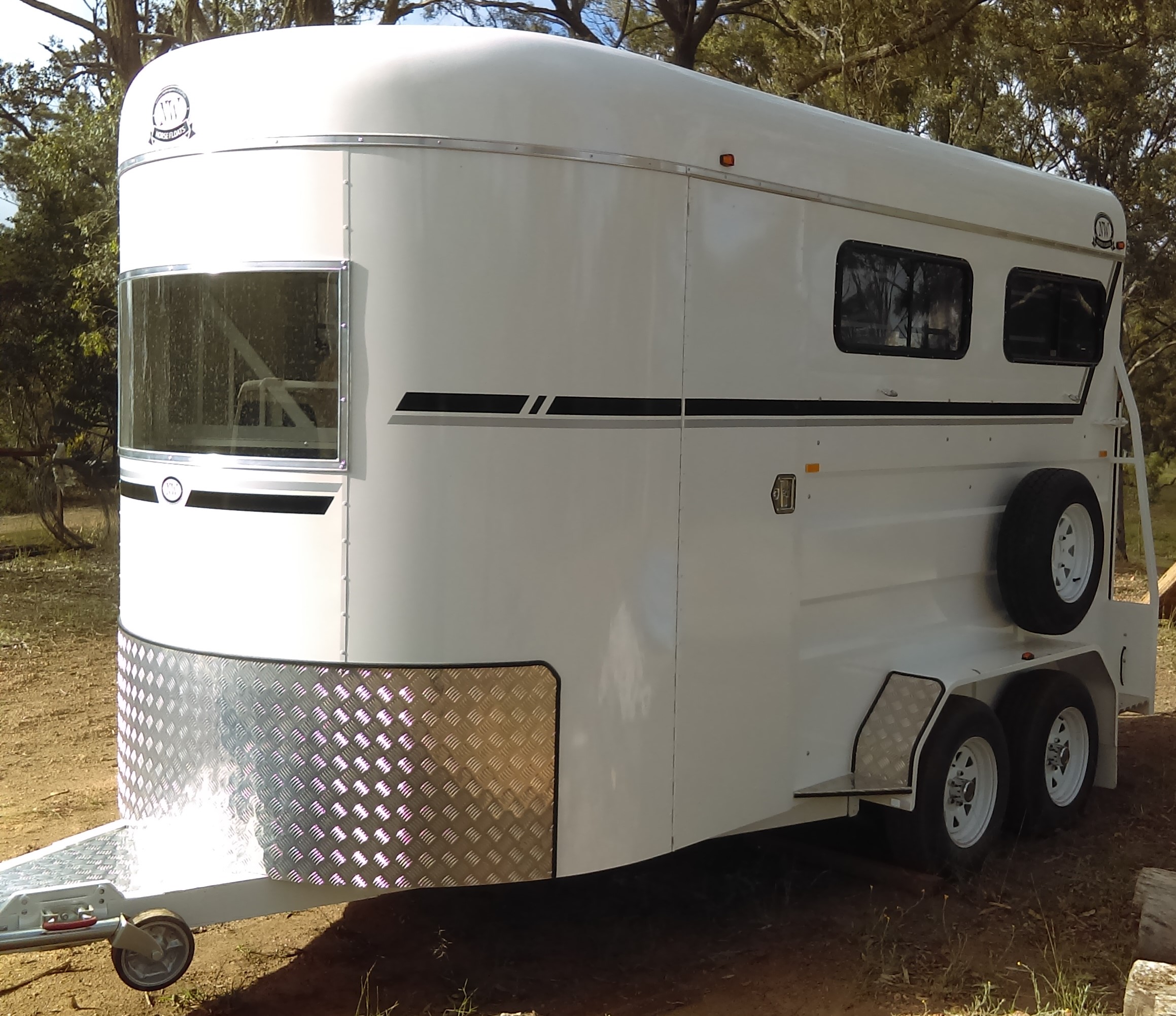 Straight Load Series – NW Horse Floats